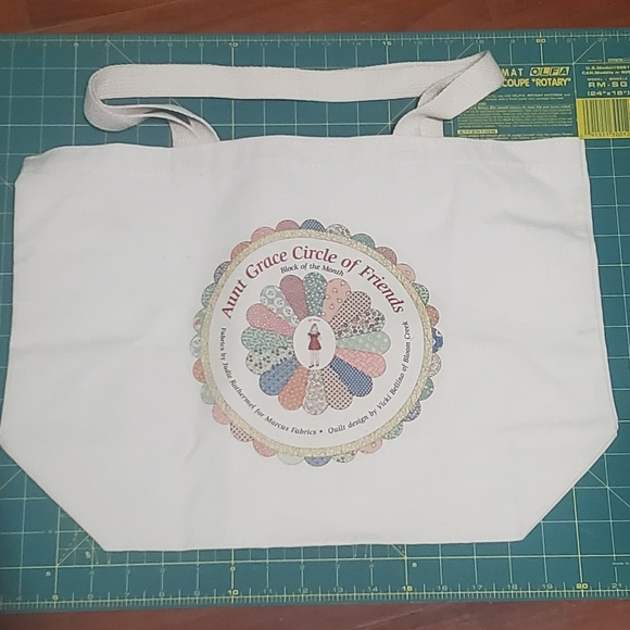 marcus fabrics | Bags | Aunt Grace Circle Of Friends Canvas Tote Bom ...